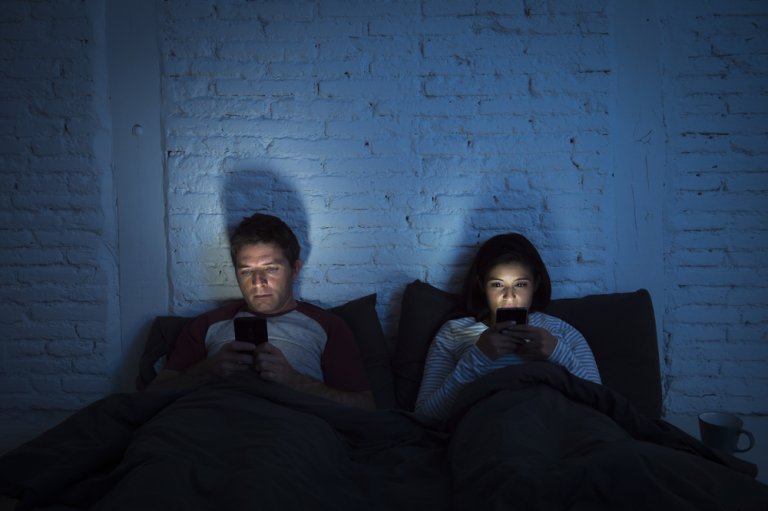 Should I Worry About Social Media Addiction? | American Addiction Centers